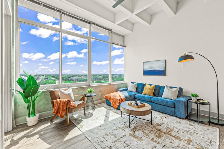 Luxe Altitude 1br | King Bed | Dt Atl Views - Atlanta, GA