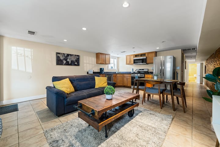 Family-friendly Dc Basement W/ Crib & Dining - Montgomery County, MD
