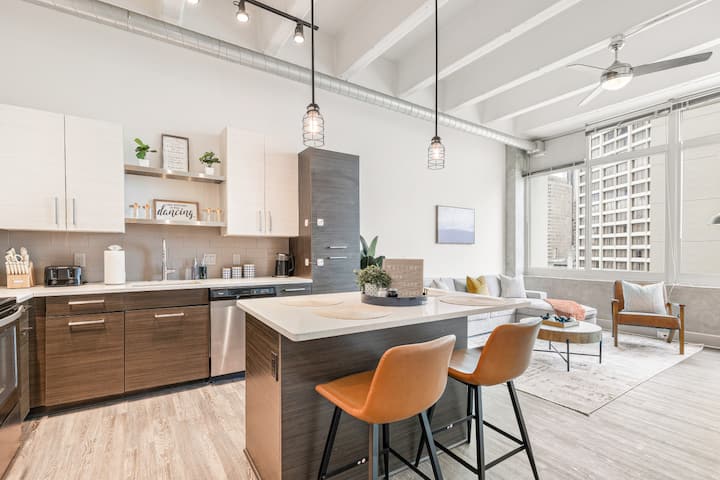 Luxury Escape 2br High-rise Near Downtown + Views - Atlanta, GA