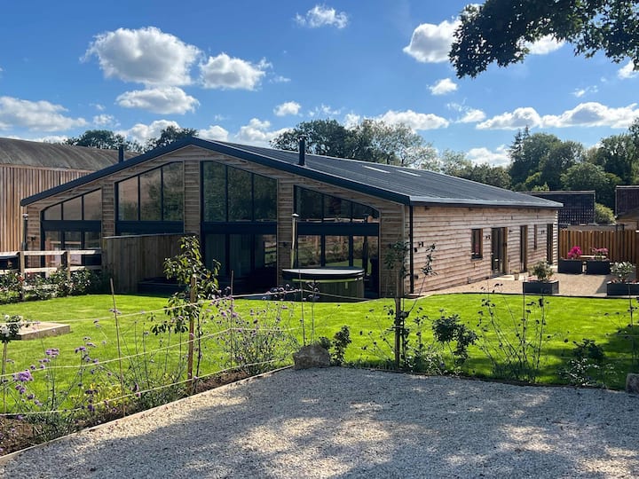 New* Orchard Barn - Hot Tub - Orchardleigh, Frome - Frome