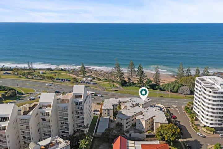 Seabreeze Stay - Oceanfront Escape With Pool - Mooloolaba
