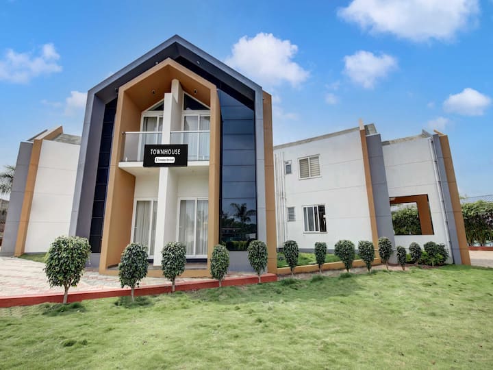 Super Townhouse Iit Dharwad - Dharwad