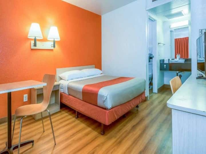 1 Lit Complet | Ada / Ri Douche - Corona, CA