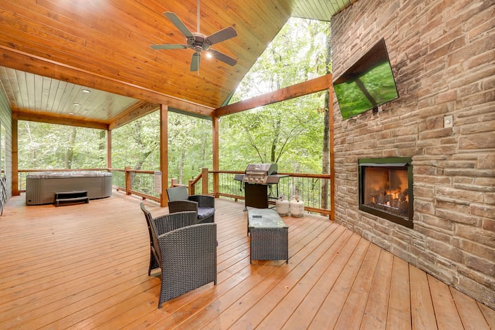 Fire Pit & Hot Tub: Couples Retreat In Broken Bow - Hochatown, OK