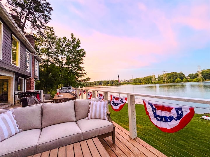 The Belmont Lake Retreat -Sleeps 14! - Belmont, NC