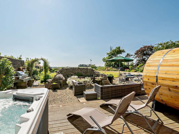 4 Bed In Birtley (92410) - Chipchase Castle