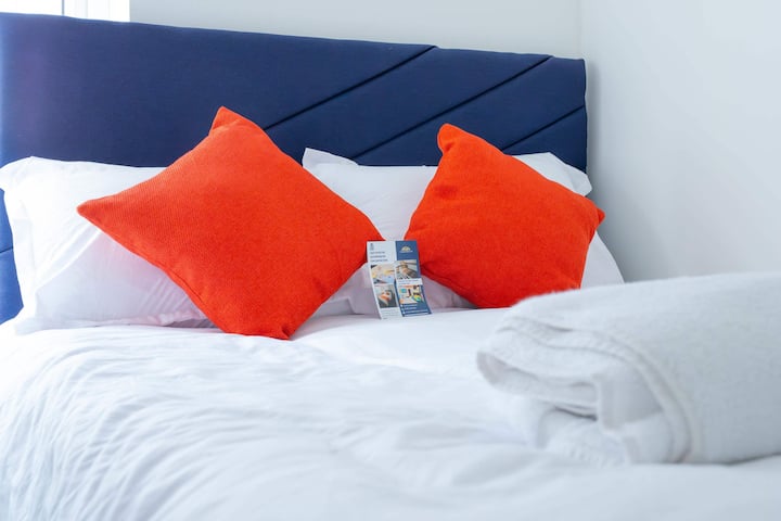 5-bed, Wolverhampton | Modern Stay + Free Parking - Wolverhampton