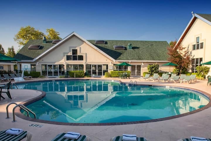 4 Peaceful Rooms W/ Washer/dryer & Outdoor Space - Branson, MO