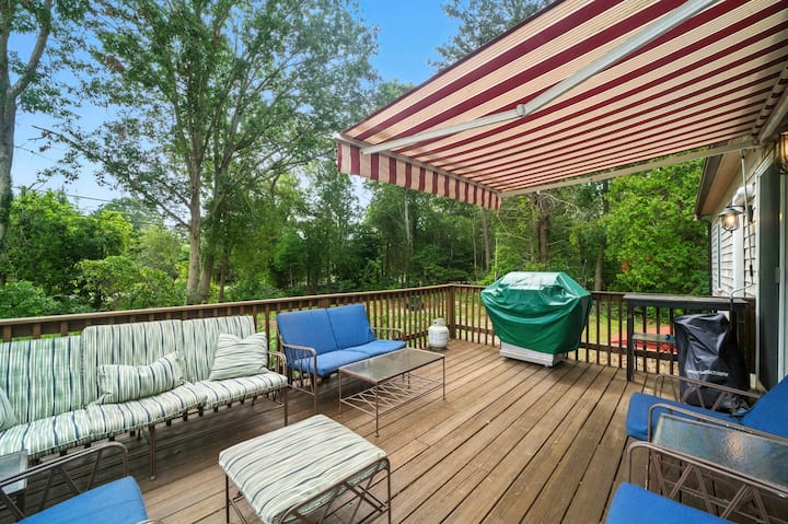 87 Regis Road - Falmouth, MA