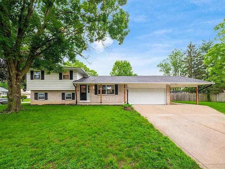 The Wittenberg Getaway - 5 Br 2 Bath - New Albany, OH