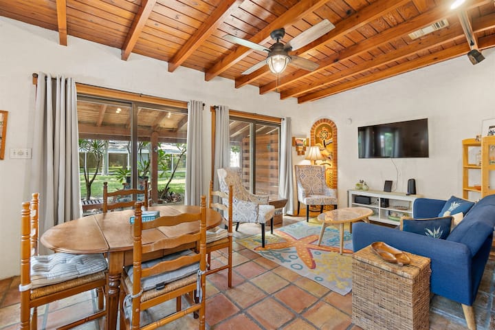 Charming | Beach Getaway | Private | 1 Bed/1bath - Cape Canaveral, FL