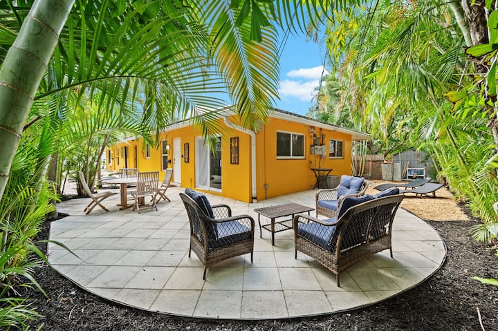 Beach House - 2bed, 2bath, Private - Walk To Beach - Lauderdale-by-the-Sea, FL