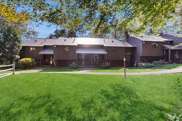 2br Condo W/ Balcony, River View, Woodstove, W/d - Quechee State Park, Hartford