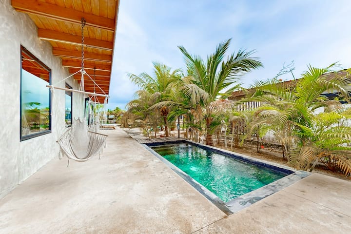 4br Villa With Plunge Pool, Water Views And Wifi - Belize