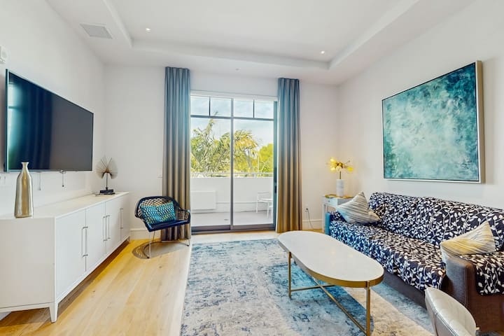 2 Br Condo With Parking - Naples, FL