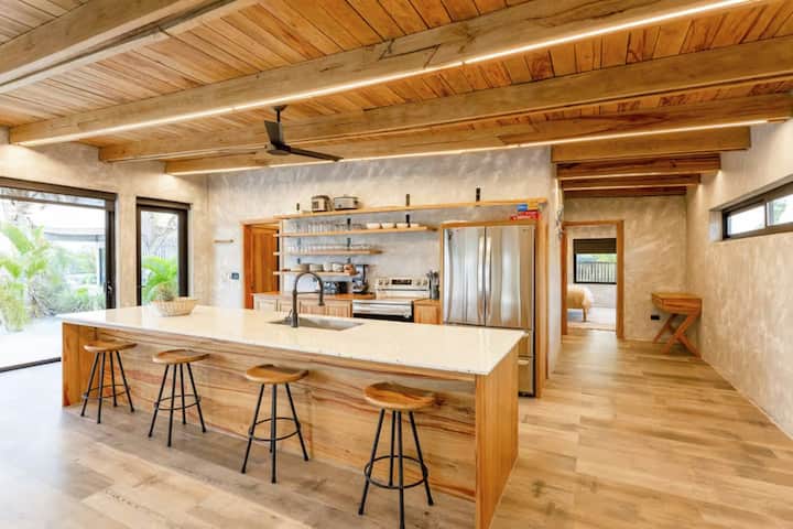 4br Villa With Private Plunge Pool & Canal Views - Placencia