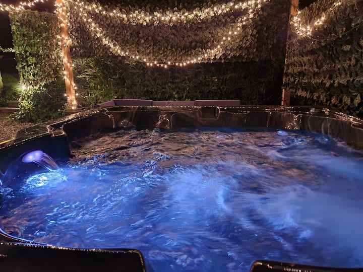 Ardmore Hottub Firepit Washer Dryer Hospital 3 Min - Winston-Salem, NC