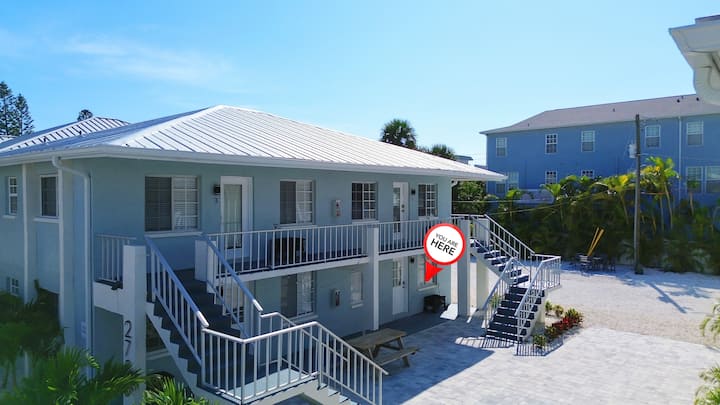 2br Beach Condo Close To Sand Pet-friendly Unit 2 - Indian Rocks Beach, FL