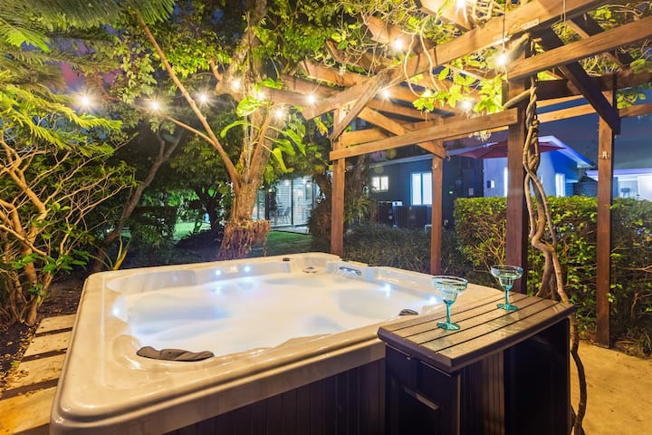 Luxury Home With Heated Pool- Bnr Vacation Rentals - Wilton Manors, FL