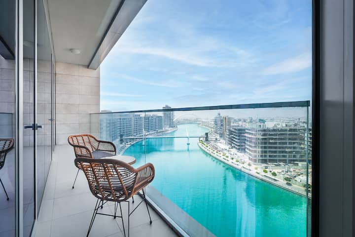 Easygo-elegant 2 Br+m/ Direct Canal & Iconic View - Dubai