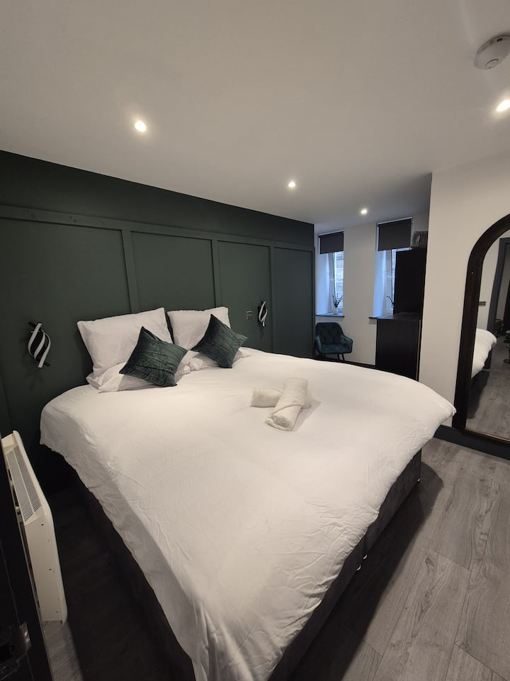 The Cotswold Escape 15 – Luxury Central Apartment - Bradford
