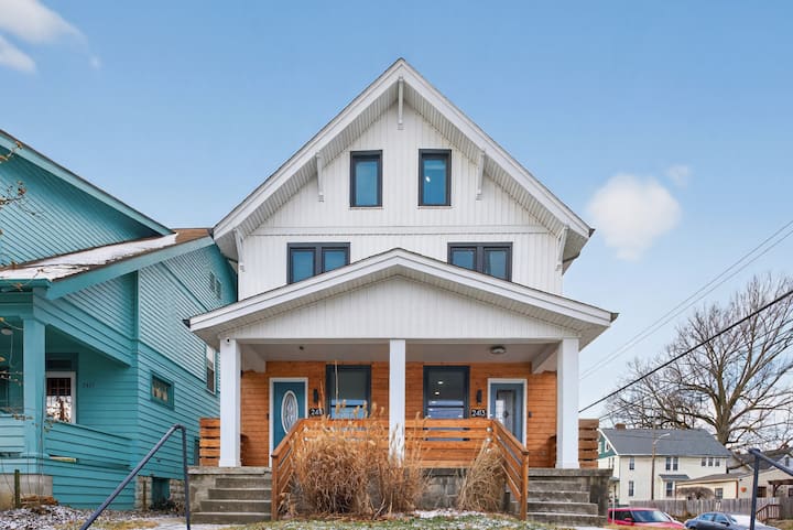 Group-friendly 5br Near Osu & Vibrant High St - Columbus, OH