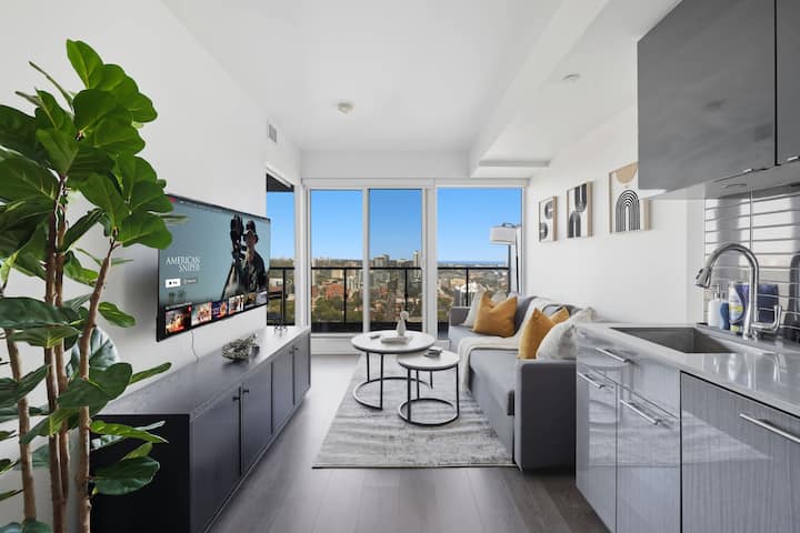 Bright 2br Downtown Toronto Condo - Toronto