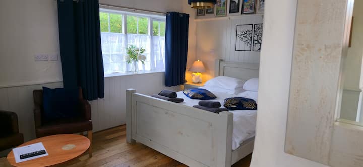 The Stable – Private Suite At George & Dragon Pub - イギリス ホーシャム