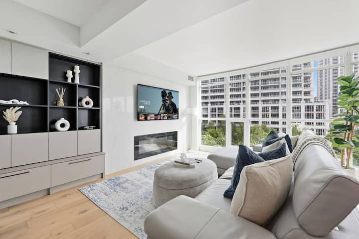 Upscale 2br Condo Downtown To Gem W Parking! - Toronto