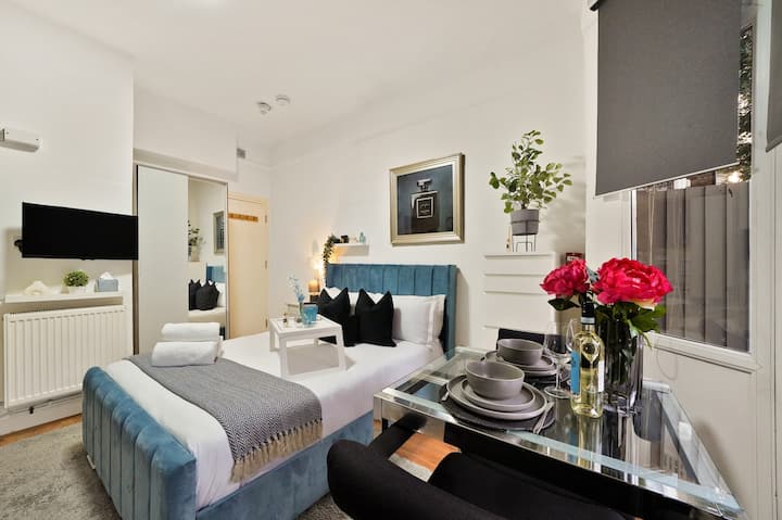 Central Harrow Studios With Garden (The Oasis) - Harrow