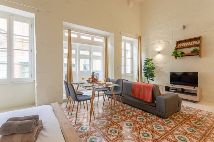 Charming 2br In The Heart Of Historic Valletta - Valletta, Malta