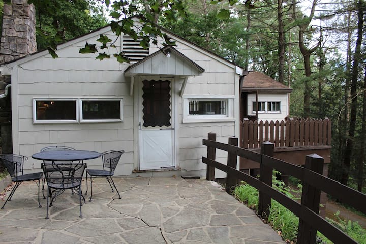 Beautiful Cabin In Nature - Linn Run State Park, Rector