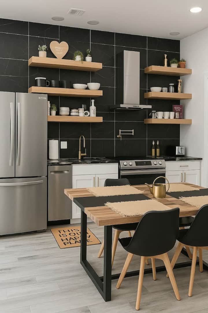 Sleek Modern Escape | 3br + 2ba | Sleeps 12 - Leander, TX