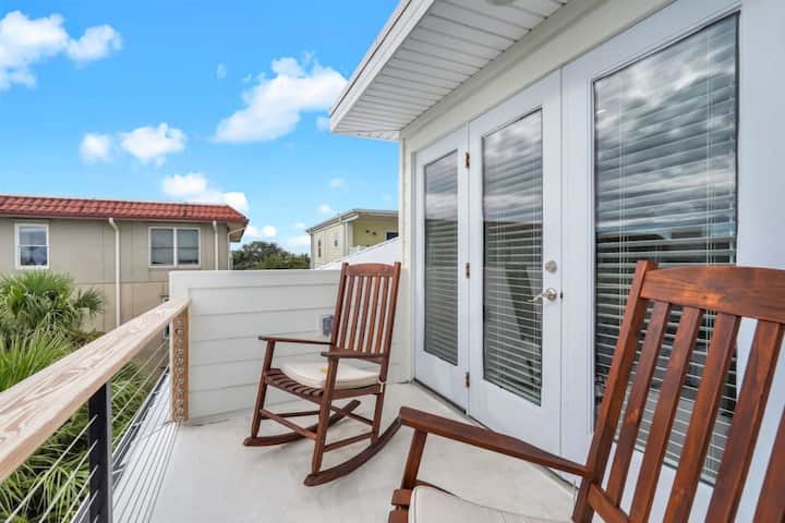 Freshly Renovated Tybee Beach Home:short Walk To B - Tybee Island, GA