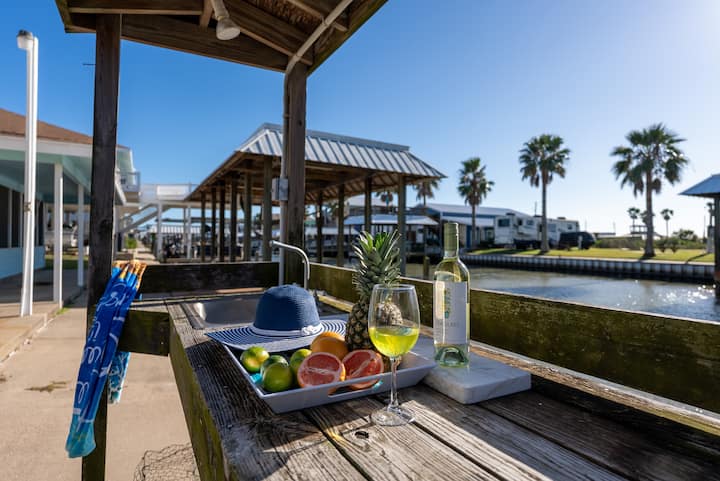 Canal Front L Fishing L Free Cancellation - Crystal Beach, TX
