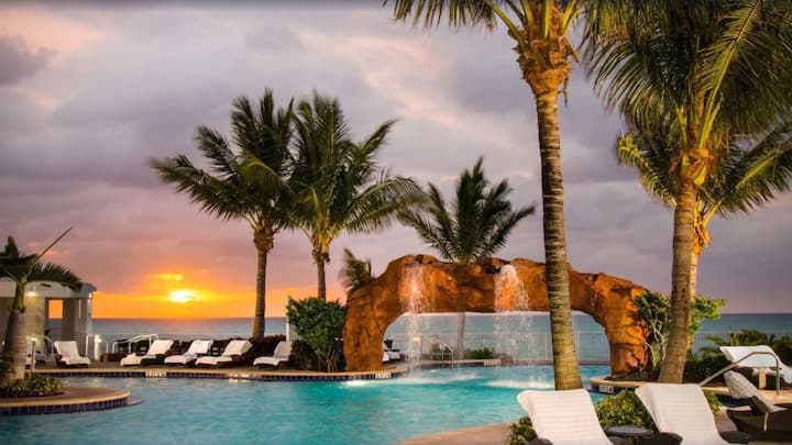 Deluxe Studio Retreat, Amazing Pool - North Miami, FL