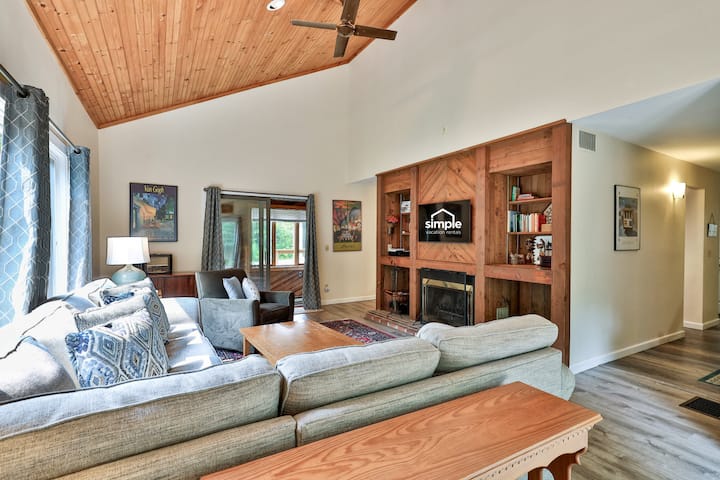Killington Home With Indoor Hot Tub And Fire Pit - Killington, VT