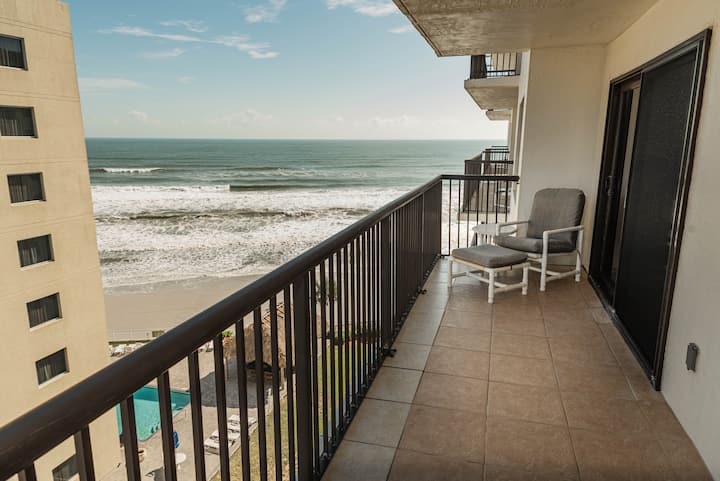 Unwind In A Seaside 2/2 Condo, Oceanview, Pool Gym - Daytona Beach, FL