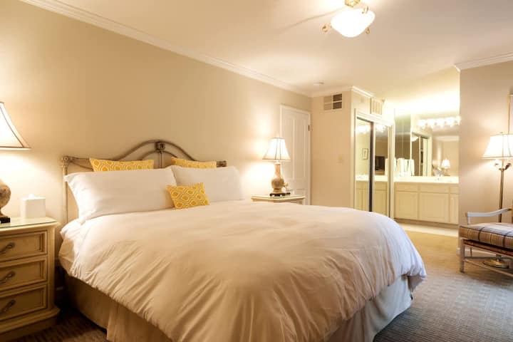 King Bed, Near Wineries By Bijou Getaways - Yountville, CA