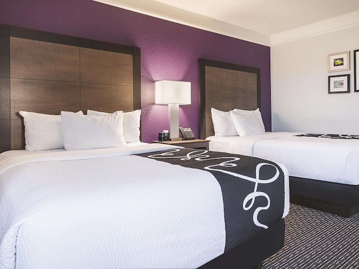 Unwind W/ Pool & Breakfast Near Rimrock Adventures - Grand Junction, CO