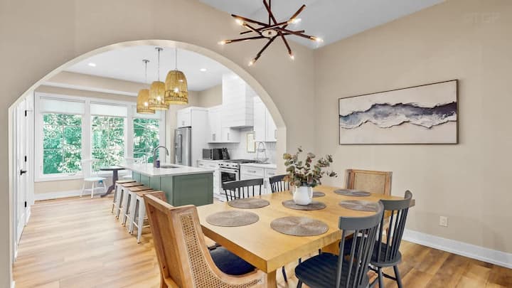 Luxe By The Lake - Pool Access - Walk To Beaches - Union Pier, MI