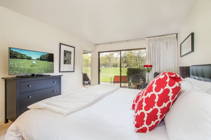Luxe Golf View Condo | Prime Napa Location - Napa Valley, CA
