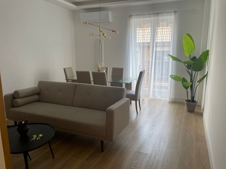 Piso Amplio Cerca Plaza De España 2 Hab 2 Baños - Madrid