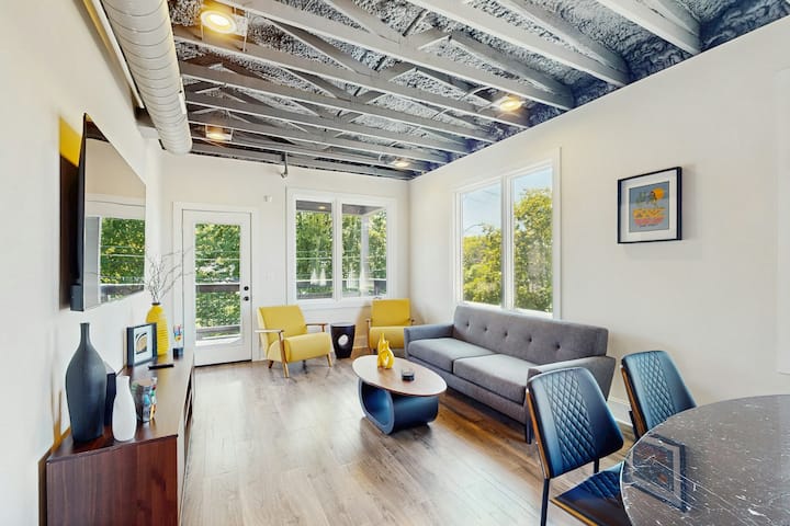 2br Apartment With Balcony, Wi-fi & Full Kitchen - Signal Mountain, TN