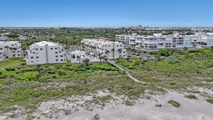 Comfort By The Beach - Private Beach - Cape Canaveral, FL