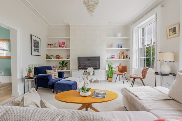 Stylish 5-bed Townhouse In Prime Leamington Spa - Warwick