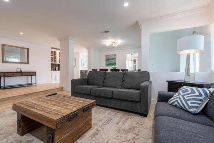 Cozy Home In A Beautiful And Safe Neighborhood. - Pomona, CA