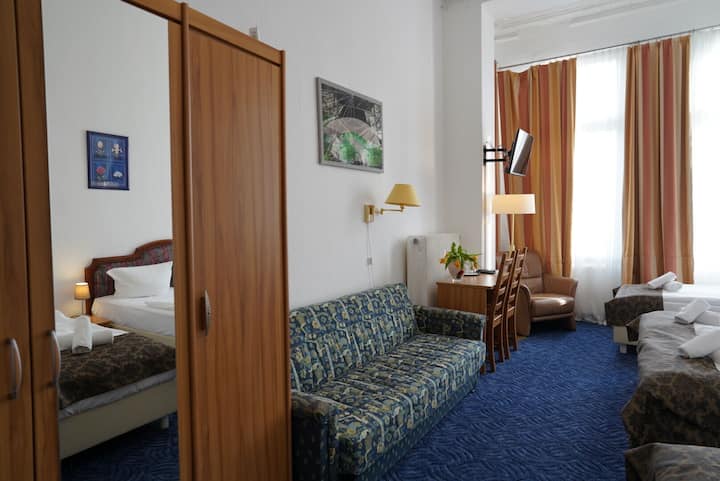 Quadruple Room Near S-charlottenburg Station - Berlin