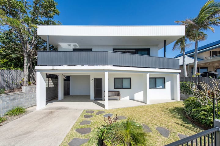 The Bay House - Oceanstays - Yamba