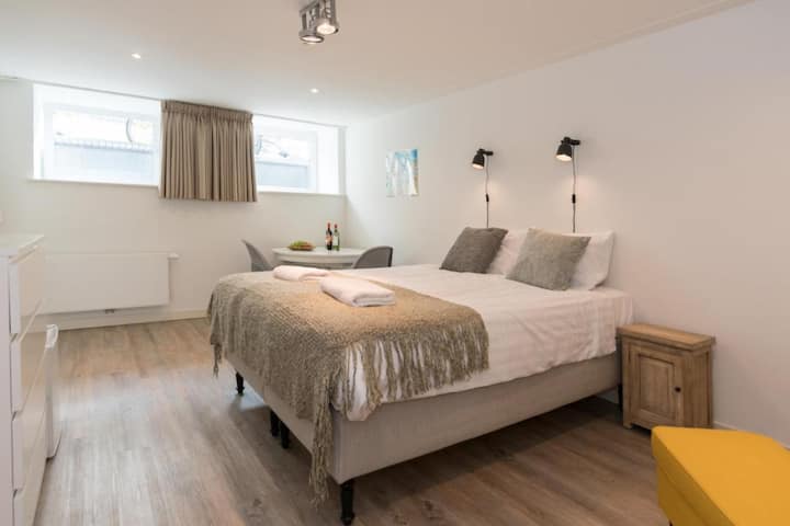 Spacious Nassau Canal Suite - Amszterdam